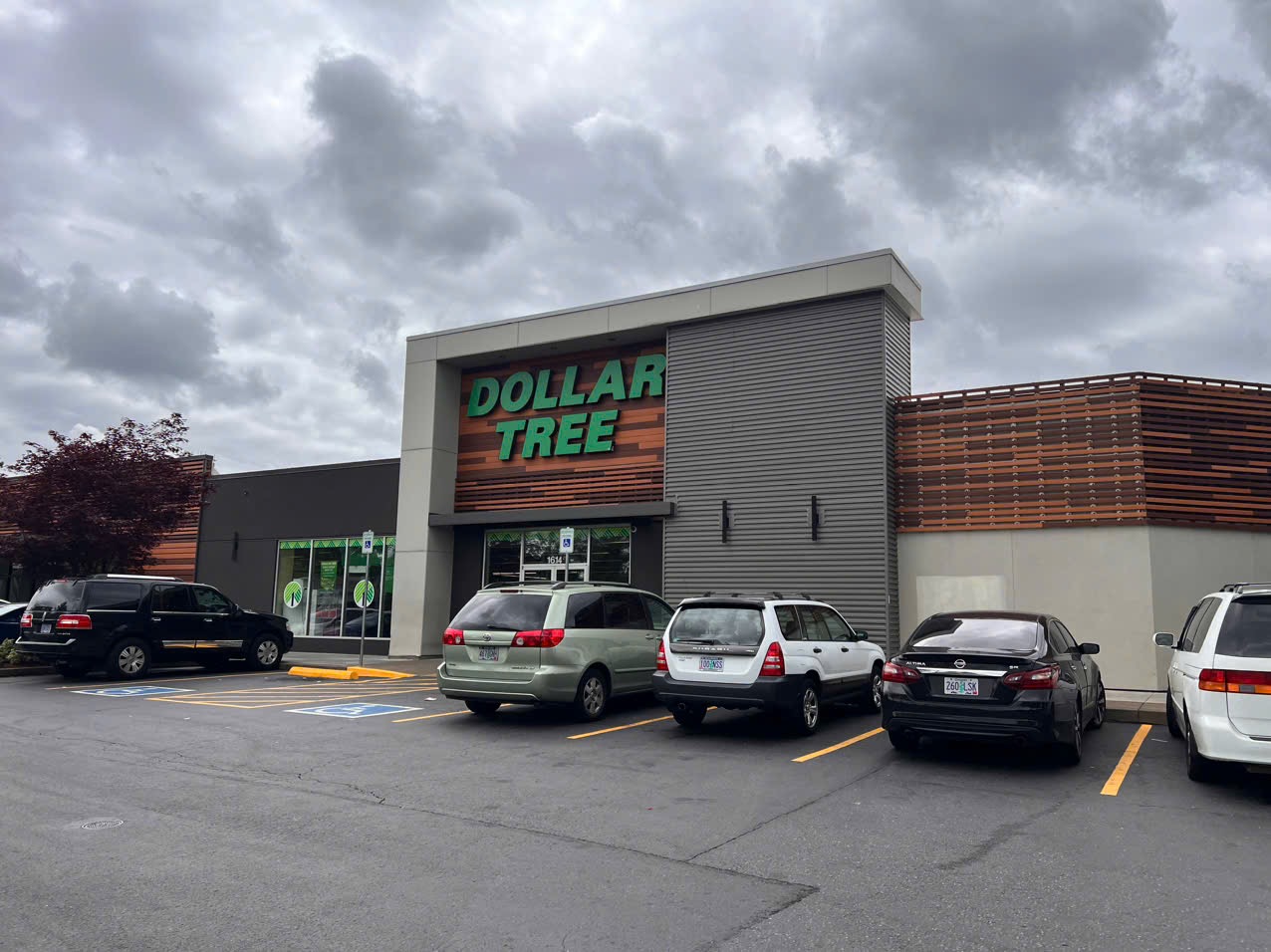 DOLLAR TREE-MỸ